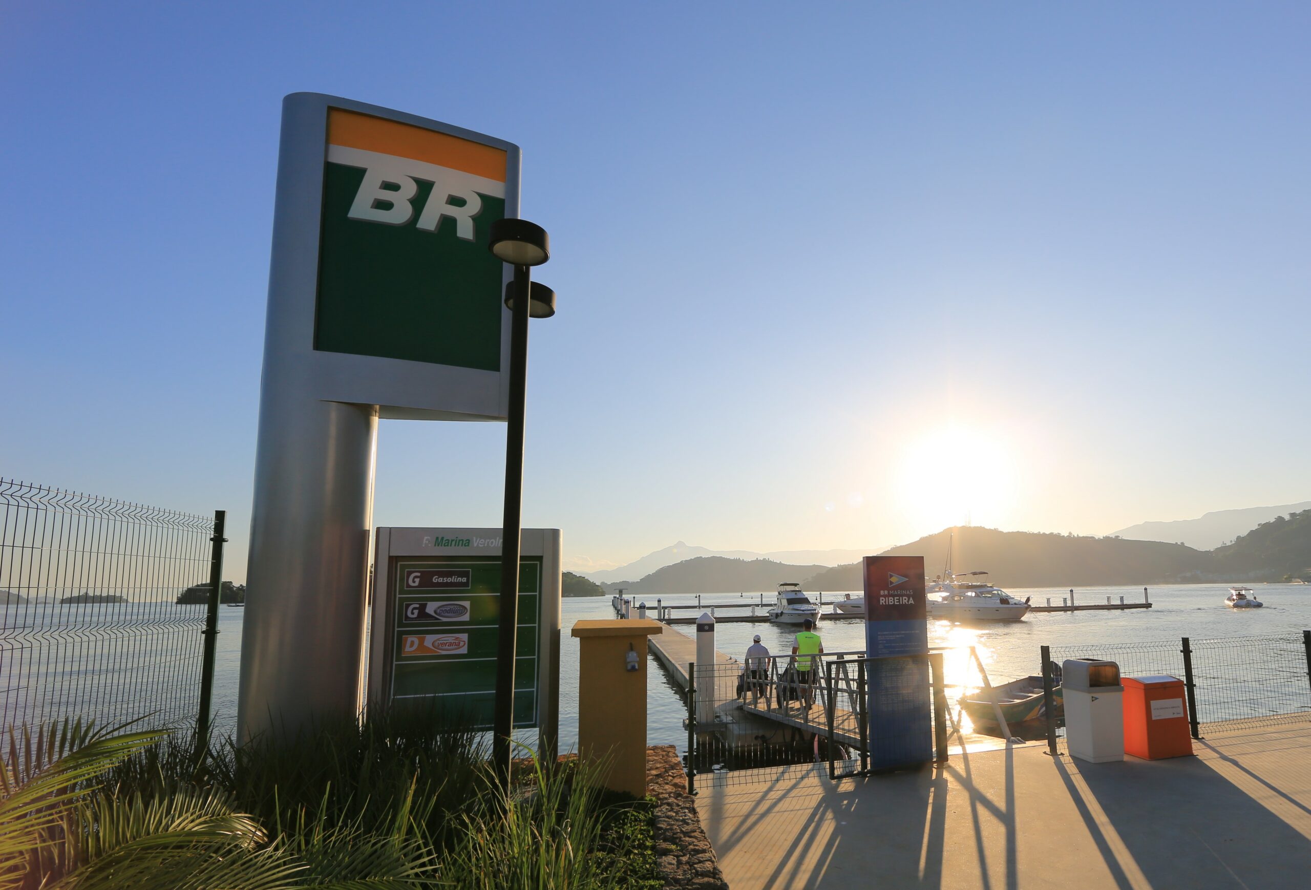 Posto Petrobras - BR MARINAS - A maior rede de marinas do Brasil